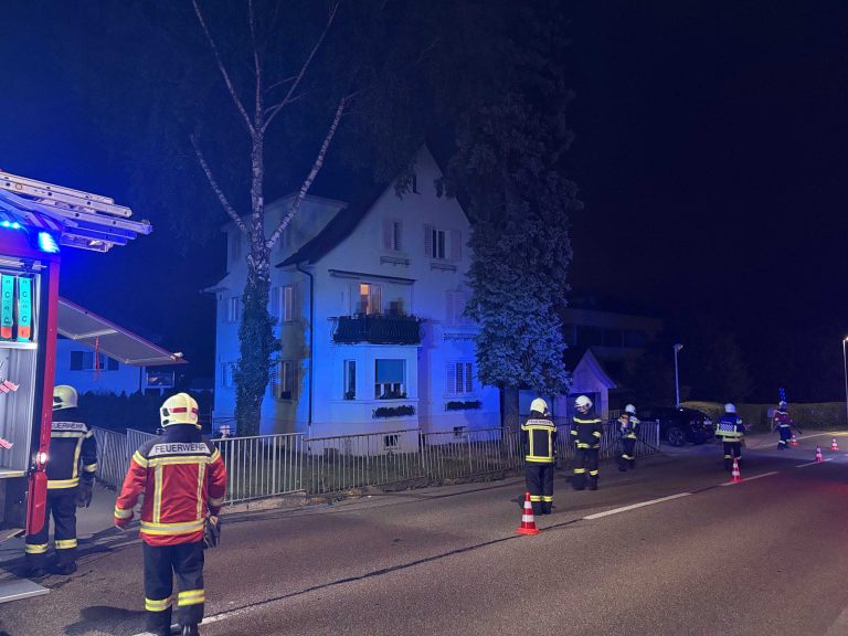 Splügen GR: Auto-Brand – Passstrasse 90 Min. gesperrt