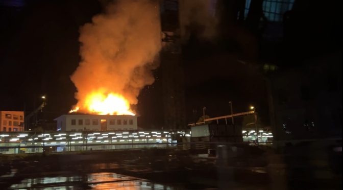 Burgdorf BE: Brand im Bahnhof – Bahnhofplatz gesperrt